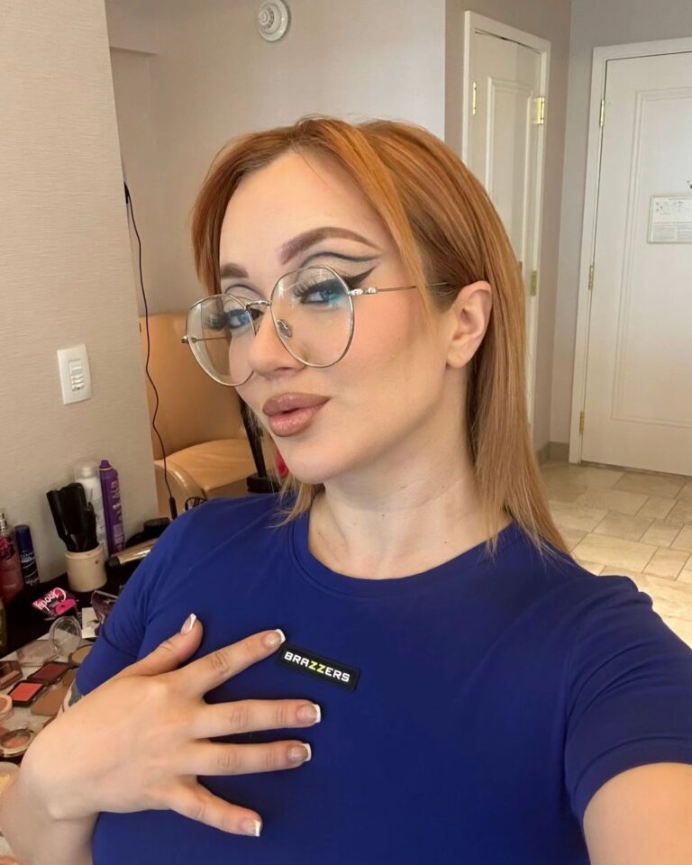 Emma Magnolia Age, Height, Weight, Relationships, Bio, & Family